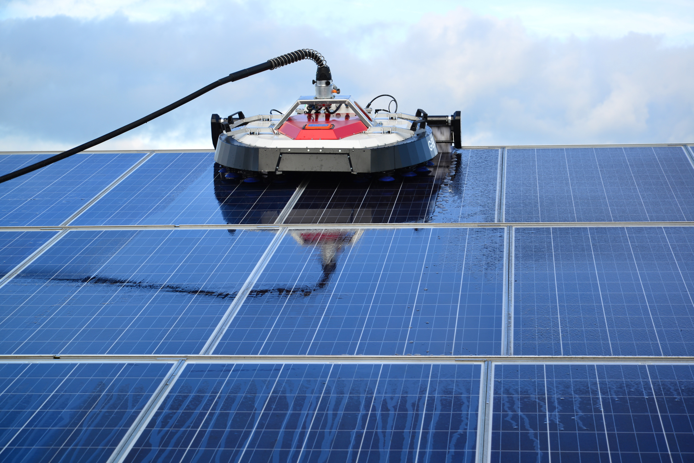 Solar Wash Service – Dè specialisten in professionele zonnepanelen ...